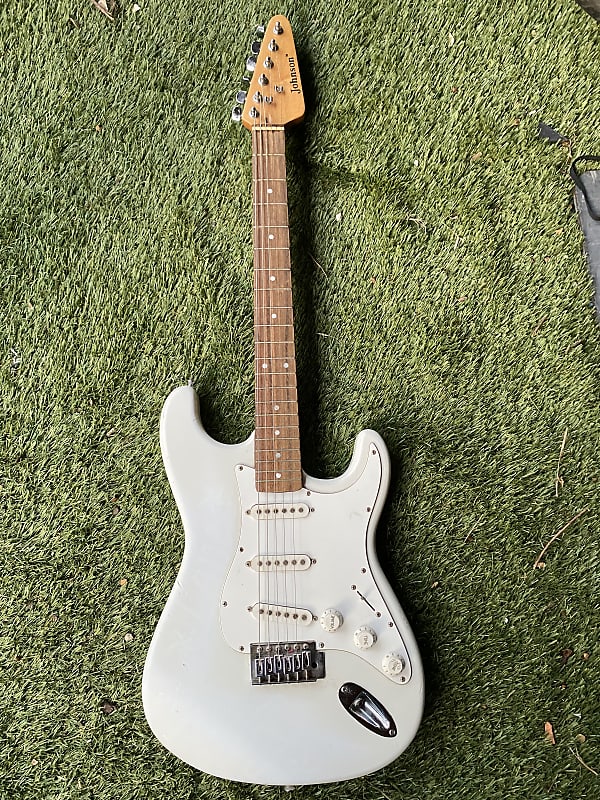 Johnson Strat - White Stratocaster by AXL | Reverb