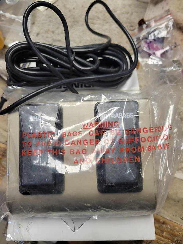 Behringer FS-112T Ultrabass dual footswitch, NOS in the box | Reverb