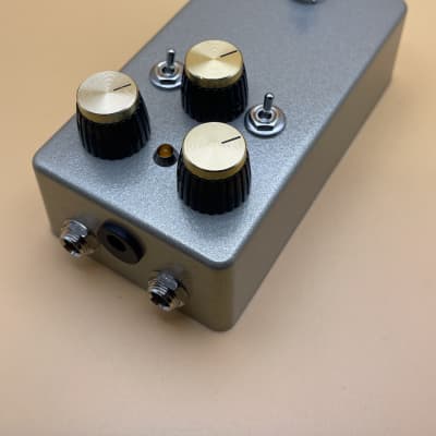 RCO Pedals Honeysuckle Overdrive 2022 Champagne with black | Reverb
