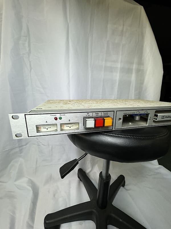 Dolby B-type noise reduction module 1980-1990 - Silver | Reverb