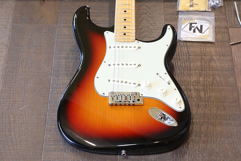 Fender Custom Shop Stratocaster Deluxe Electric Guitar | Reverb