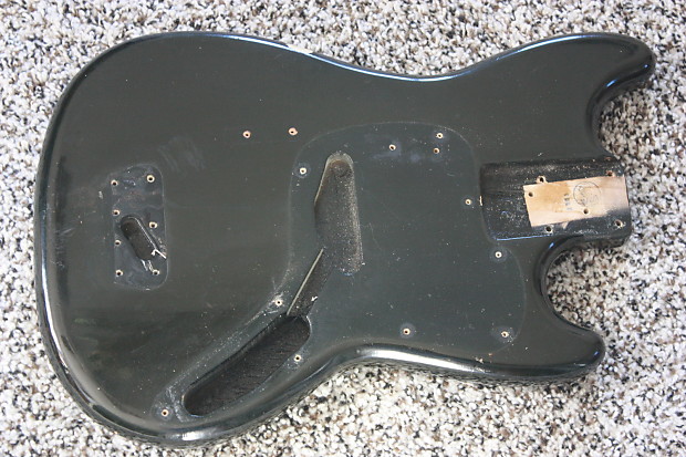1975 1976 Fender Musicmaster Bass body original black | Reverb UK