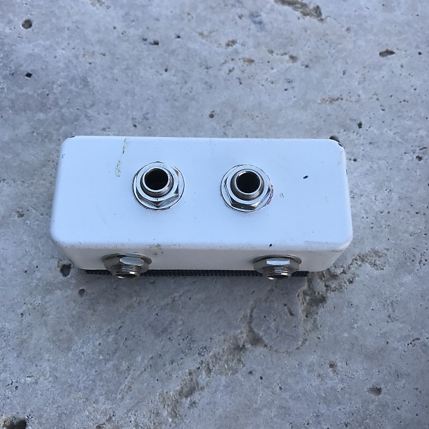 T1M Custom Pedalboard Junction Box White | Reverb