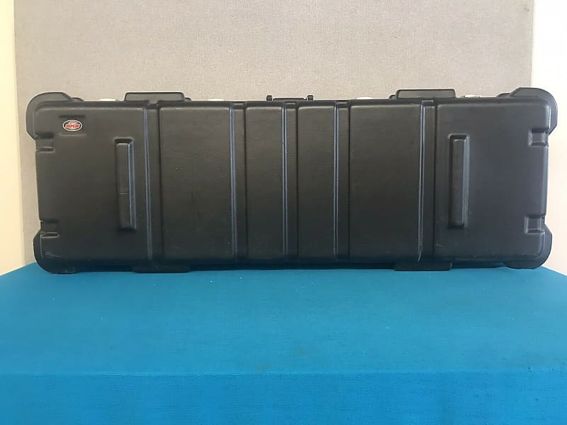 Classic SKB 61 Key - Keyboard Case - Heavy Duty Construction | Reverb