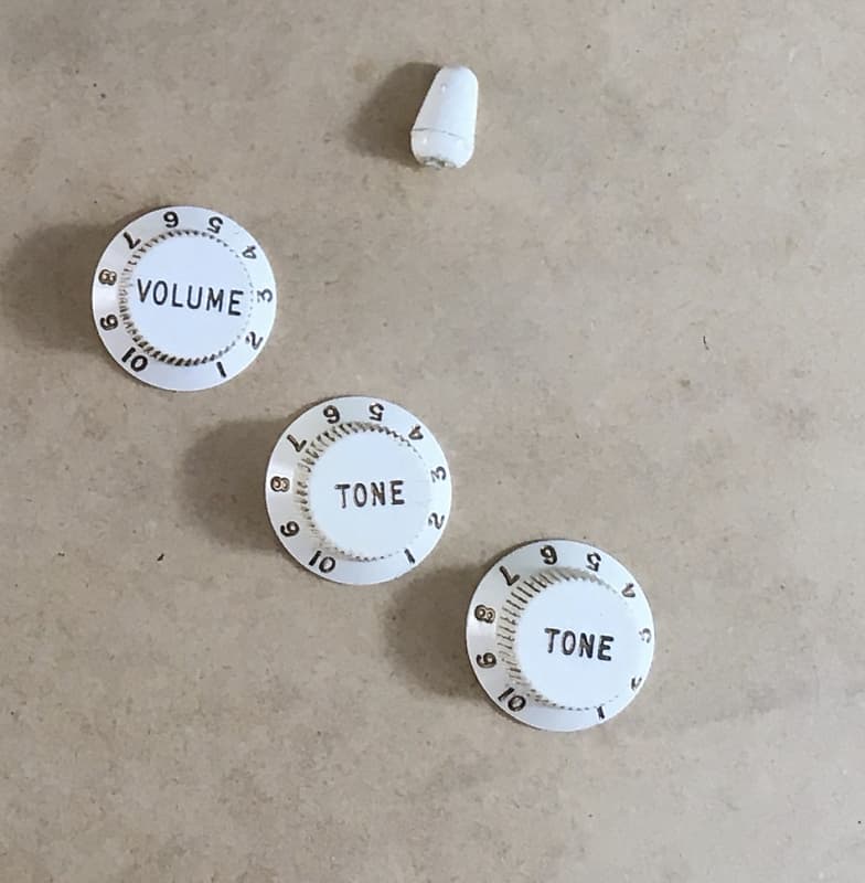 Genuine Fender Off White Relic Stratocaster Strat Set 3 Spoke | Reverb