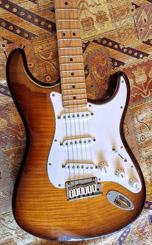 Fender Stratocaster FSR USA Corona Sunburst Flame Maple Top | Reverb