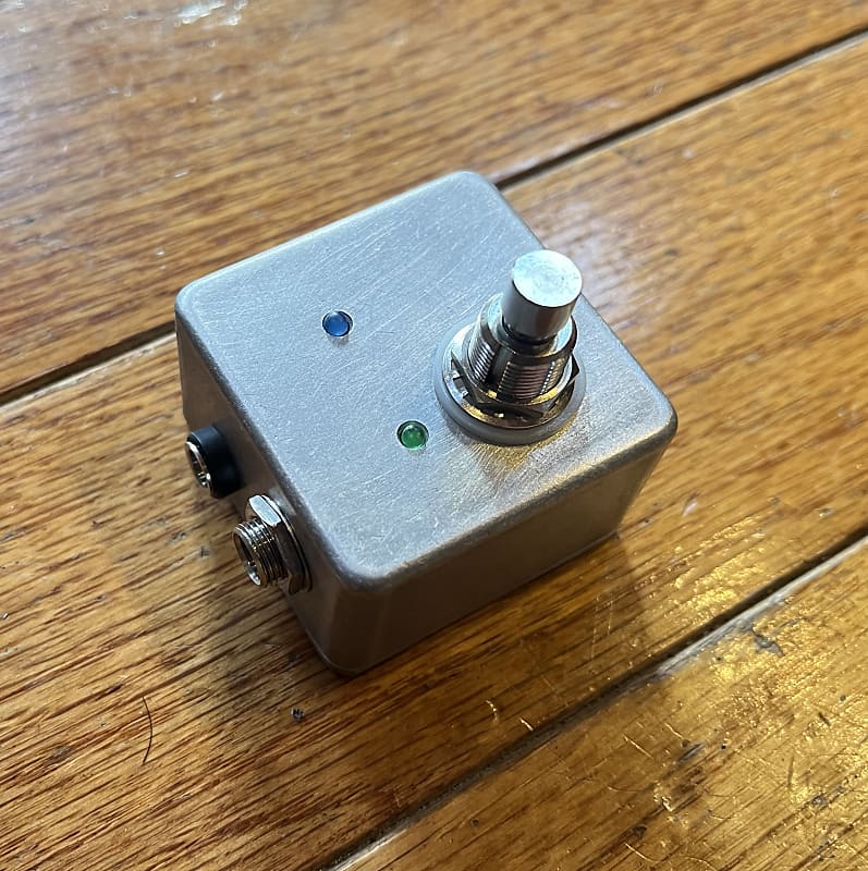 Micro AB switch with dual LEDs 2024 - Metal | Reverb