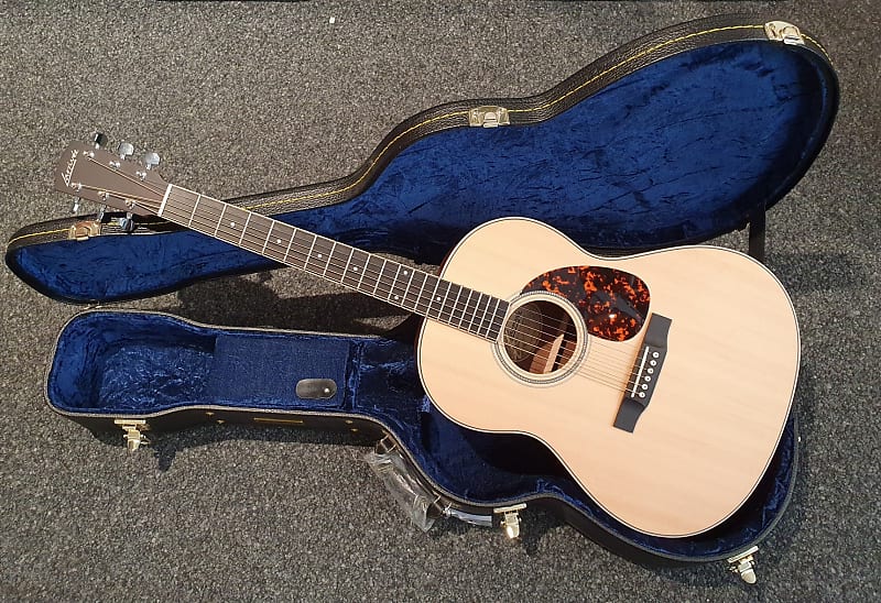 Larrivée L-03 Walnut Matt | Reverb