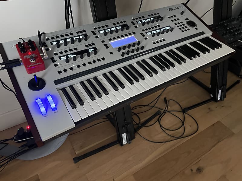 Solaris Ful spec OLED 2019 - White | Reverb UK