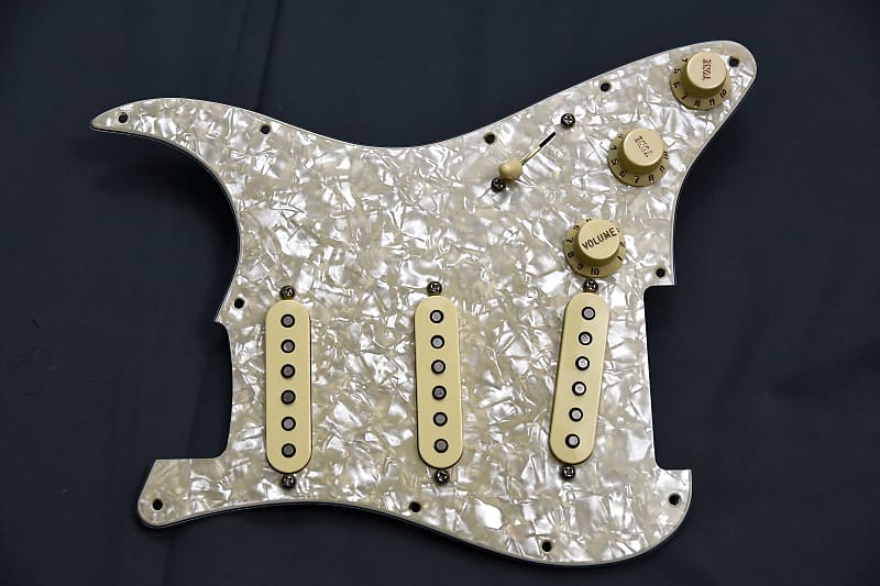 Fender "V-Mod" Tim Shaw-designed single-coil Stratocaster | Reverb