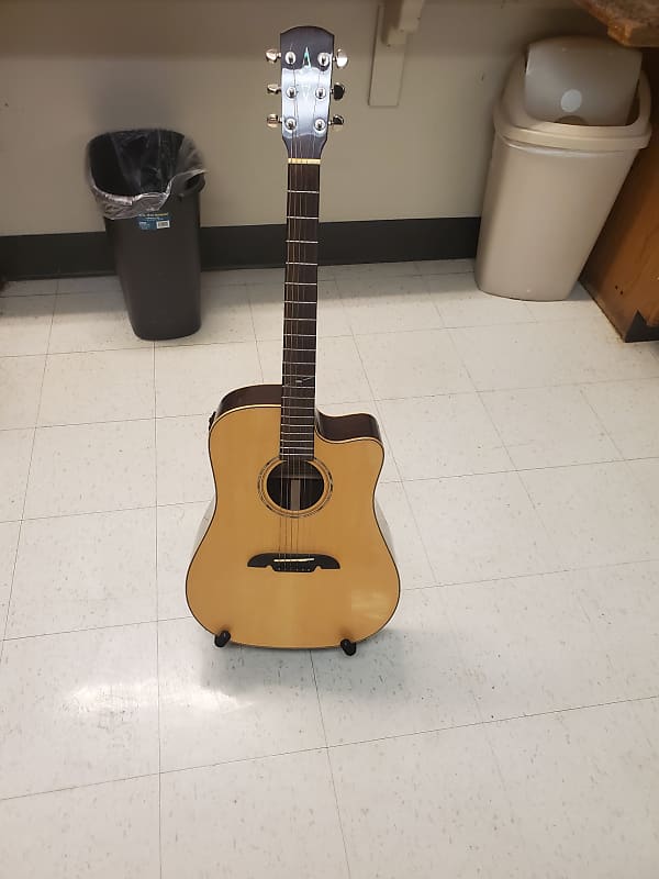 Alvarez MD90C 2010s Natural gloss | Reverb