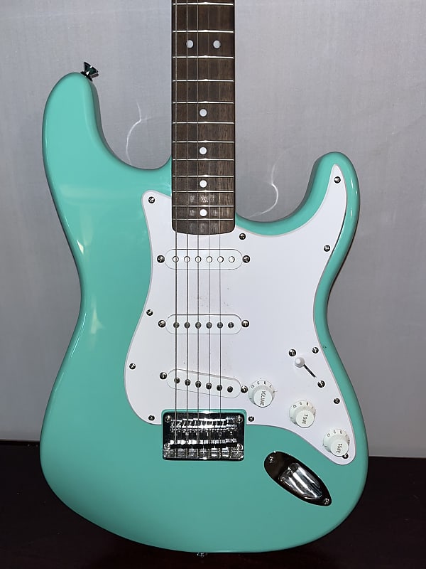 Fender Squier Bullett Stratocaster Hardtail Limited-Edition | Reverb