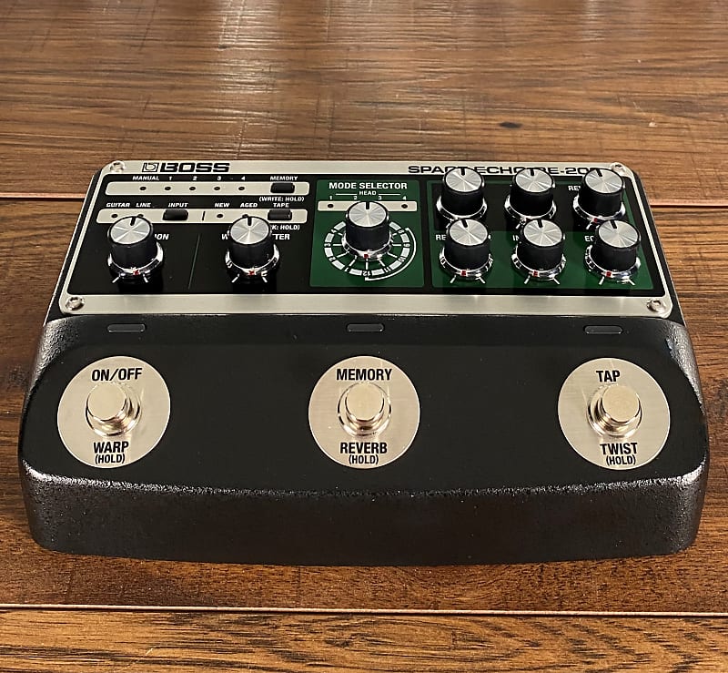 Boss RE-202 Space Echo Guitar Effect Pedal Demo | Reverb