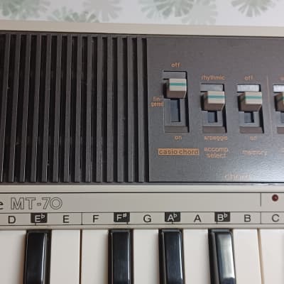 Casio MT-70 Casiotone 49-Key Synthesizer 1982 - 1984 - White | Reverb