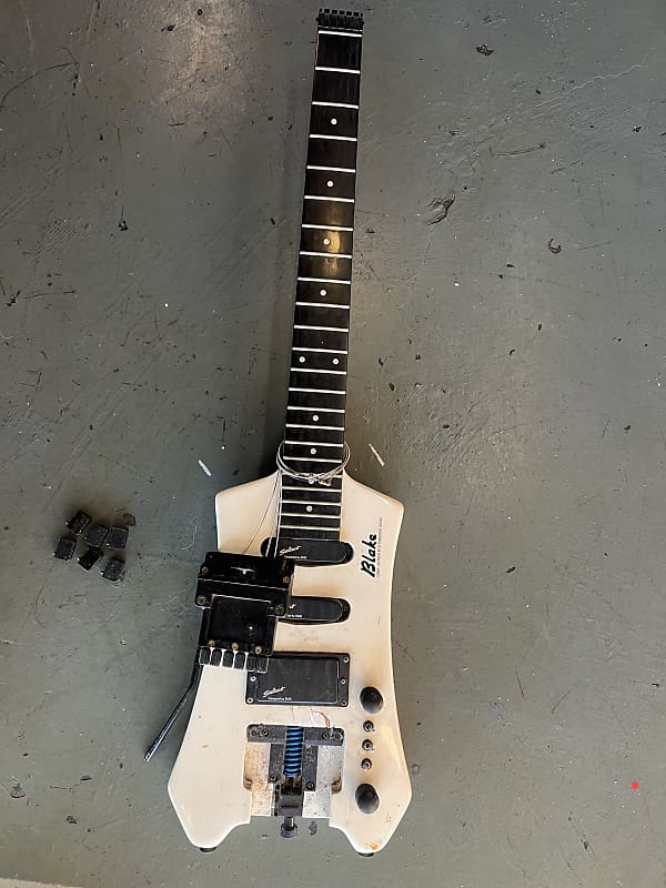 Blake Headless guitar 80s - White | Reverb