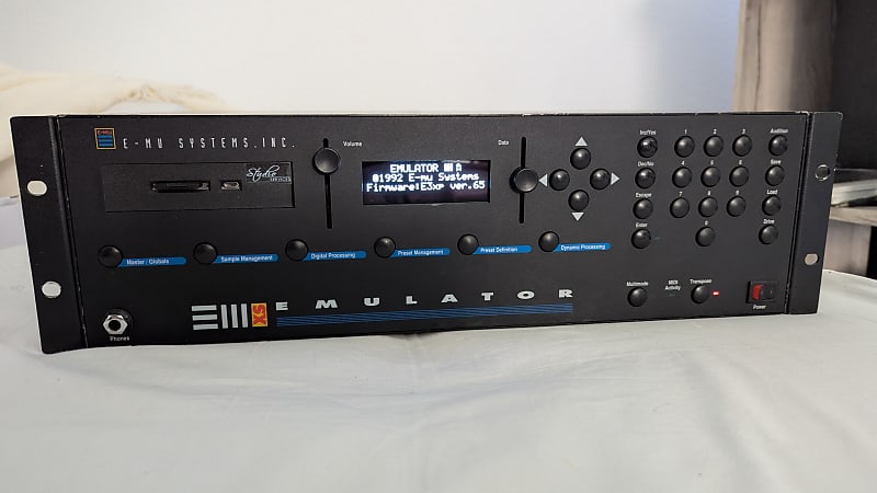 E-MU Systems Emulator III XS Rackmount 16-Voice | Reverb France