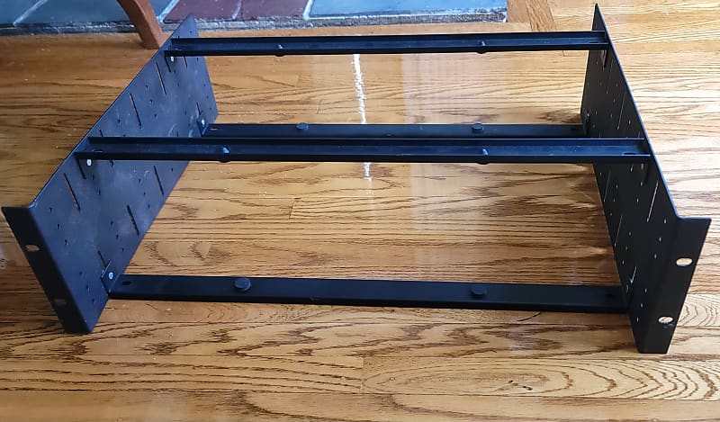 Gator GE-SHLF-TRAP-3U Rack Mountable Clamping Trap | Reverb