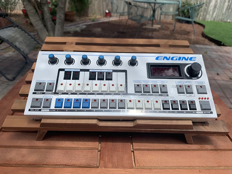 Social Entropy Engine with CV expansion | Reverb