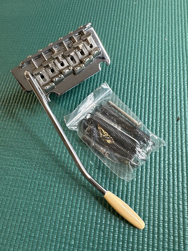 Fender 2 Point Tremolo with screw in arm - Chrome | Reverb