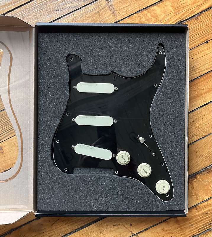 Fender Lace Gold 1997 Loaded Strat Plus Pickguard | Reverb