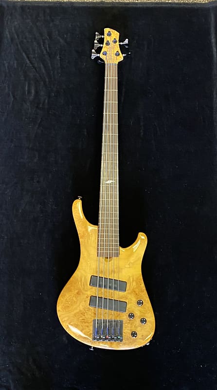 Roscoe Fretless LG3005 5 String Fretless Bass w/ Roscoe Case | Reverb