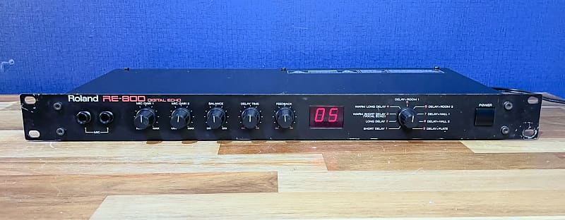 Roland RE-800 90s Digital Echo 1U Rack Effects | Reverb