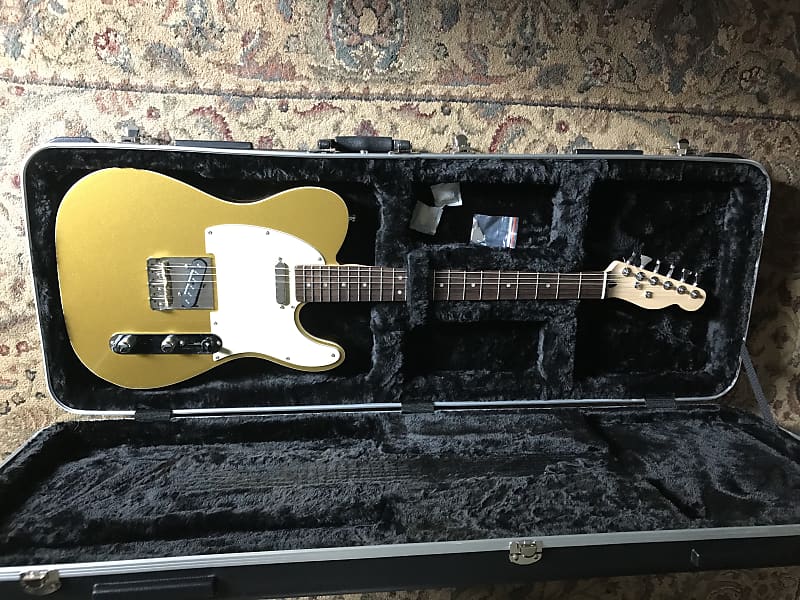 Custom Telecaster Gold gloss | Reverb