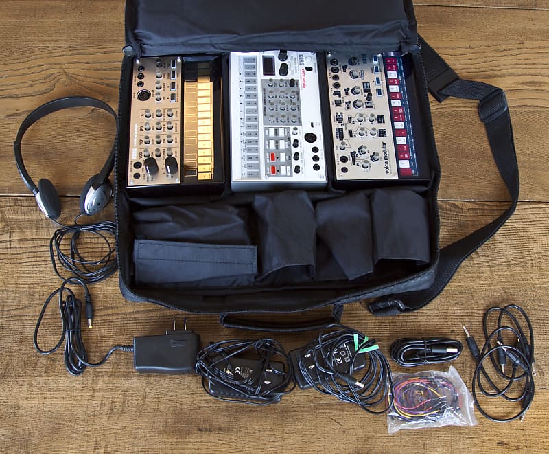Korg Volca Mobile Travel Rig-Like New | Reverb