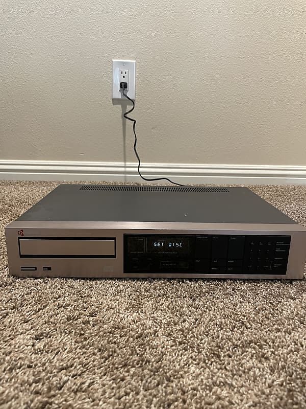 Kyocera DA-610 1985 Silver with Black Trim | Reverb