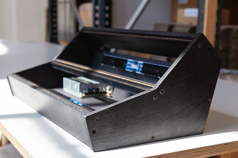 2 Many Synths - Black Oak powered Eurorack case 6U 104HP | Reverb