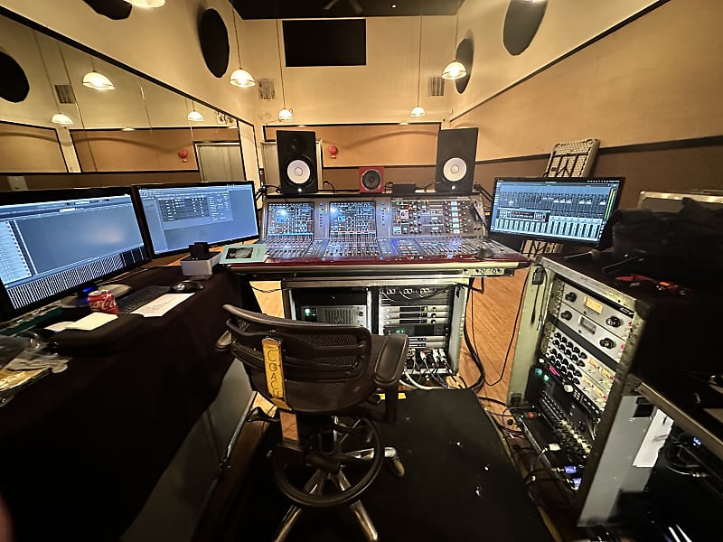 Universal Audio Live Rack 2020-2021 - Dark Grey | Reverb