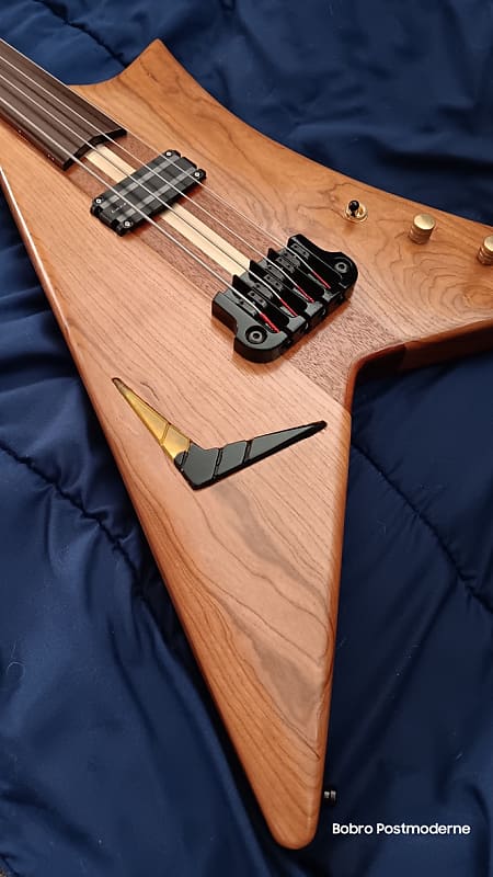 Bobro Postmoderne Bass, 32" scale, fretless 2 octaves | Reverb