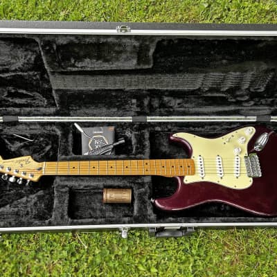 Fender Stratocaster w/Hard Shell Case -Deep Purple | Reverb