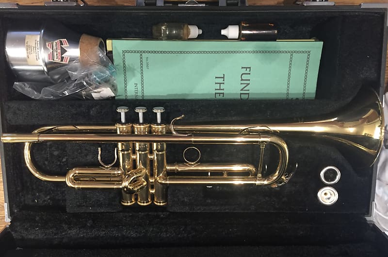 Yamaha YTR-6335 Professional Trumpet Lacquered Brass | Reverb