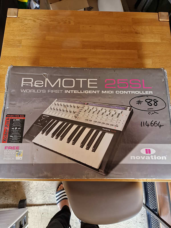 Novation Sl25 2013 - Midi Keyboard Music Production | Reverb