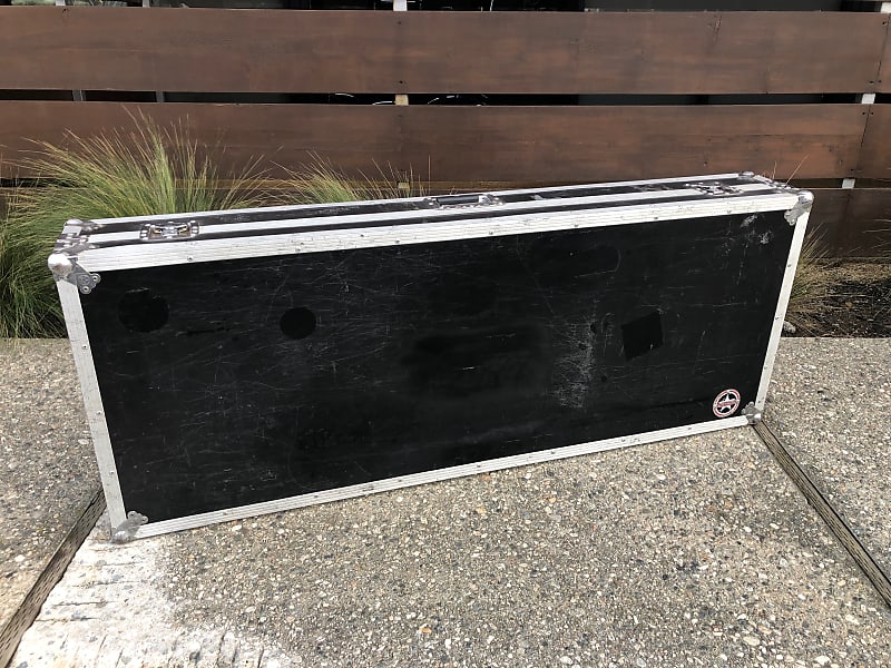 Road Runner Cases 88-Key Keyboard Case with Wheels | Reverb