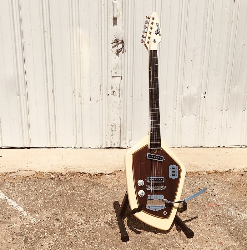 Domino Californian Guitar 1960s - White Vox phantom style | Reverb