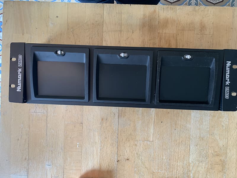Numark VM-03 3-screen controller rack format | Reverb