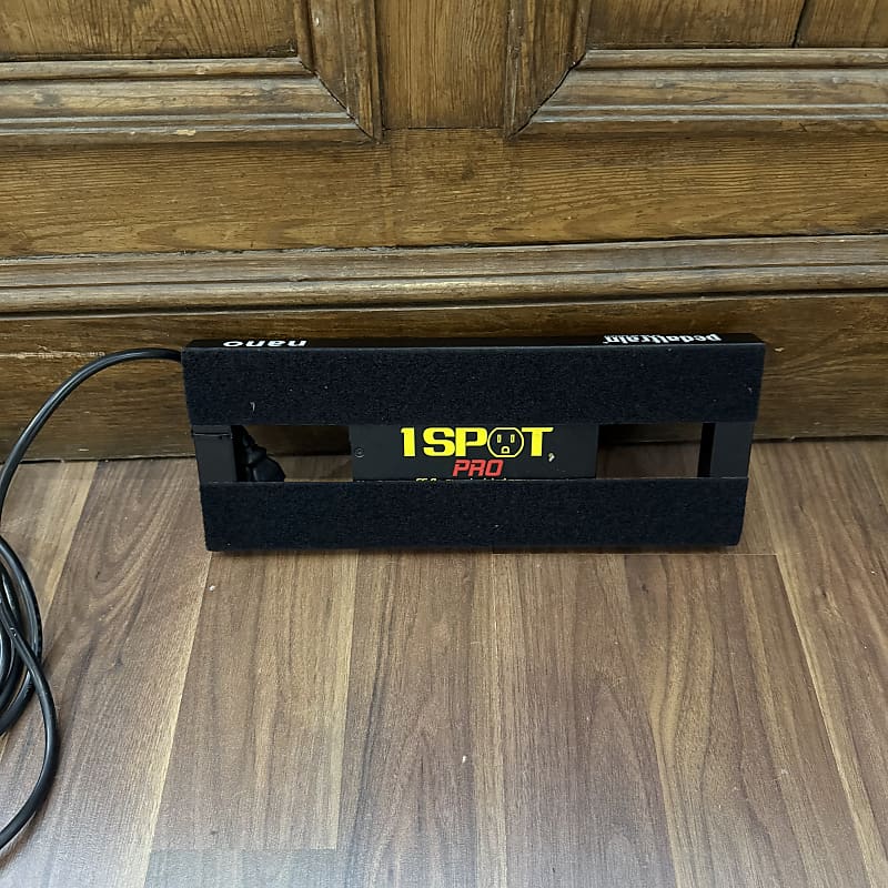 Pedaltrain Nano w/ 1 Spot Pro CS6 Power Supply | Reverb