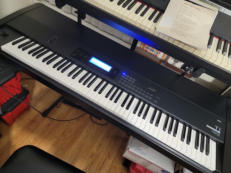 Korg T1 1997 - Black | Reverb