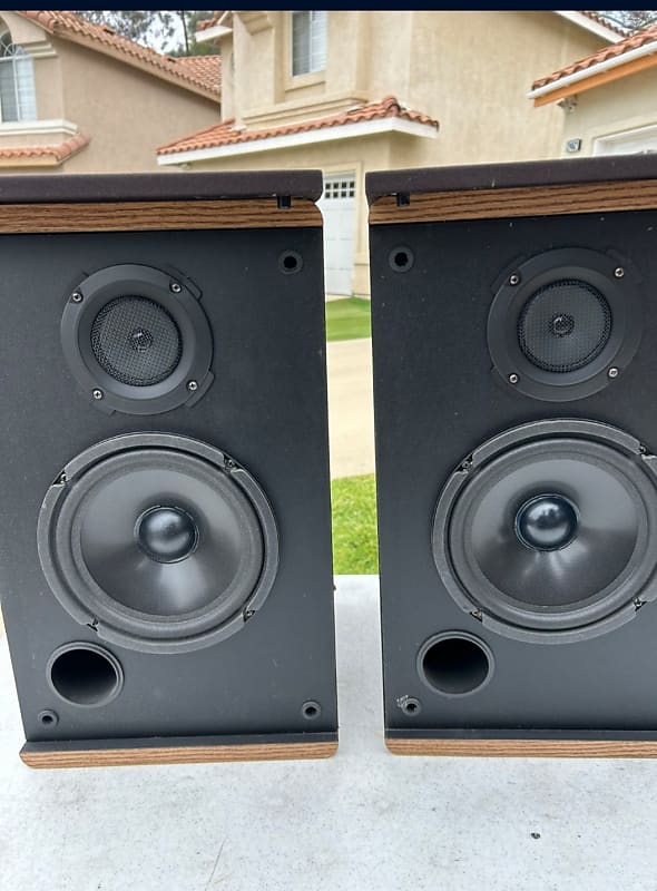 KLH Model 802 | Reverb