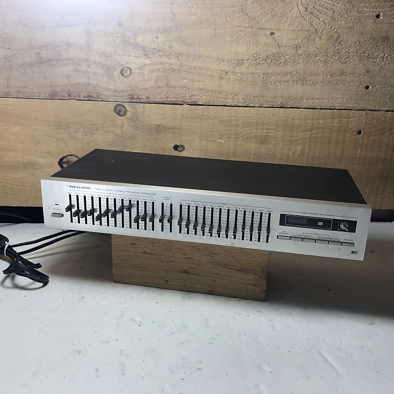 Vintage Realistic Stereo Frequency Graphic Equalizer Model | Reverb