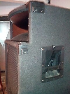 SOUNDTECH R15 SPEAKERS (pair)- WITH STAND | Reverb