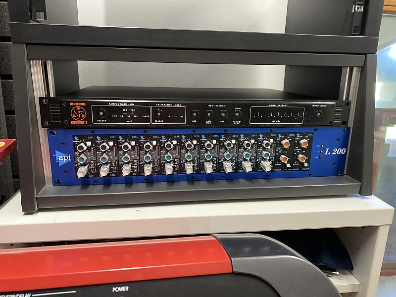 API L200R with L200 PS Power Supply - Lunchbox rack for 12 | Reverb