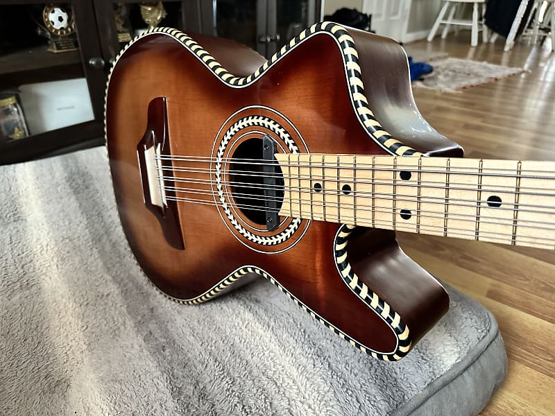 bajo quinto Fortaleza F8 | Reverb