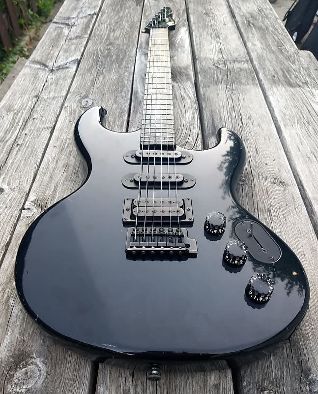 1983 Diamond By Aria Jet Axe Made in Japan - black | Reverb Canada