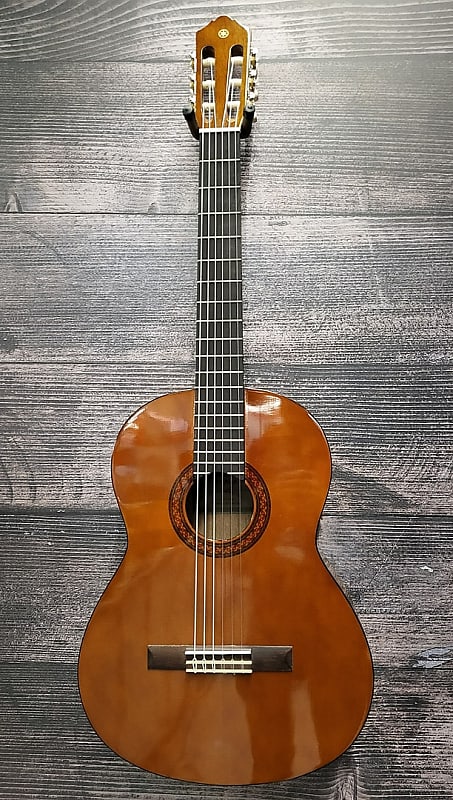 Yamaha C40 Classical Guitar Classical Acoustic Guitar (San | Reverb