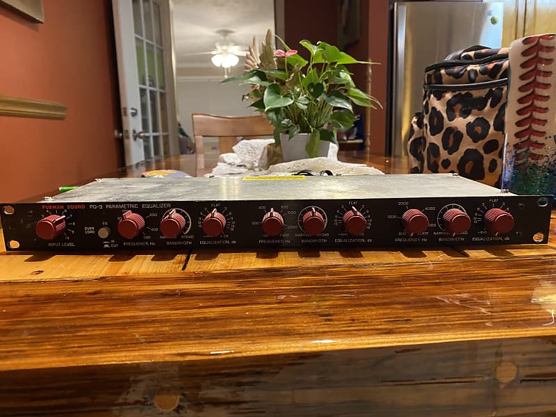 Furman PQ-3 Parametric Equalizer | Reverb