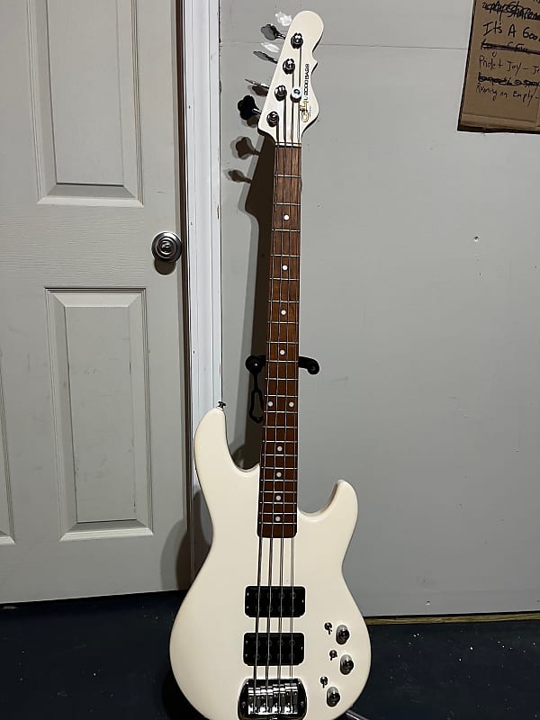 G&L L2000 Legacy Tribute Series 2021 - White | Reverb