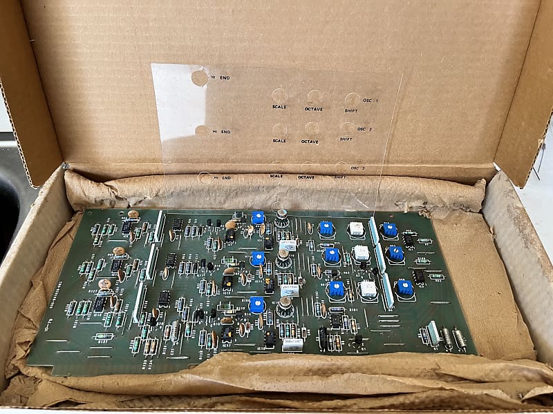 NOS Minimoog Model D Oscillator Board Update/Upgrade | Reverb